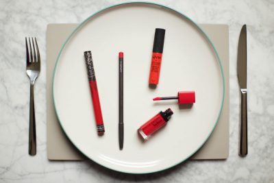 The Best Red Lipsticks That Will Stay Put During Christmas Dinner – The ...