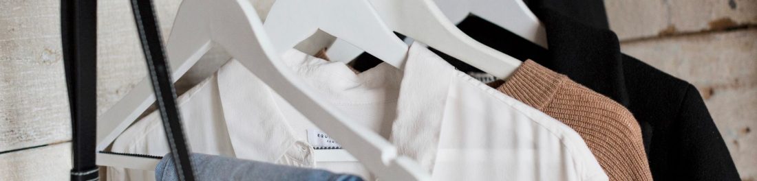 A Weekend Capsule Wardrobe & An Overnight Packing List – The Anna Edit