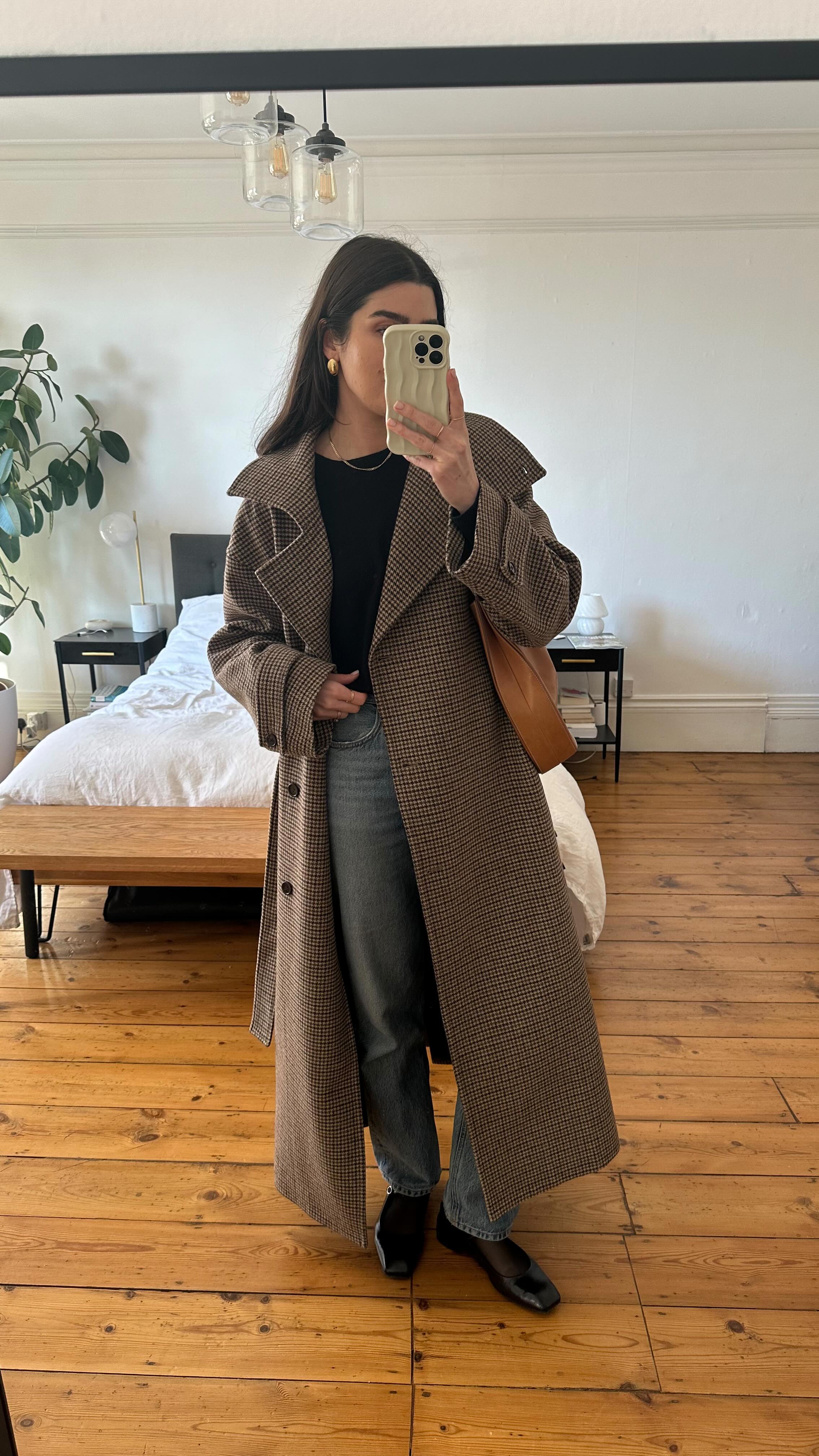 My Favourite French Girl Instagram Accounts To Follow – The Anna Edit